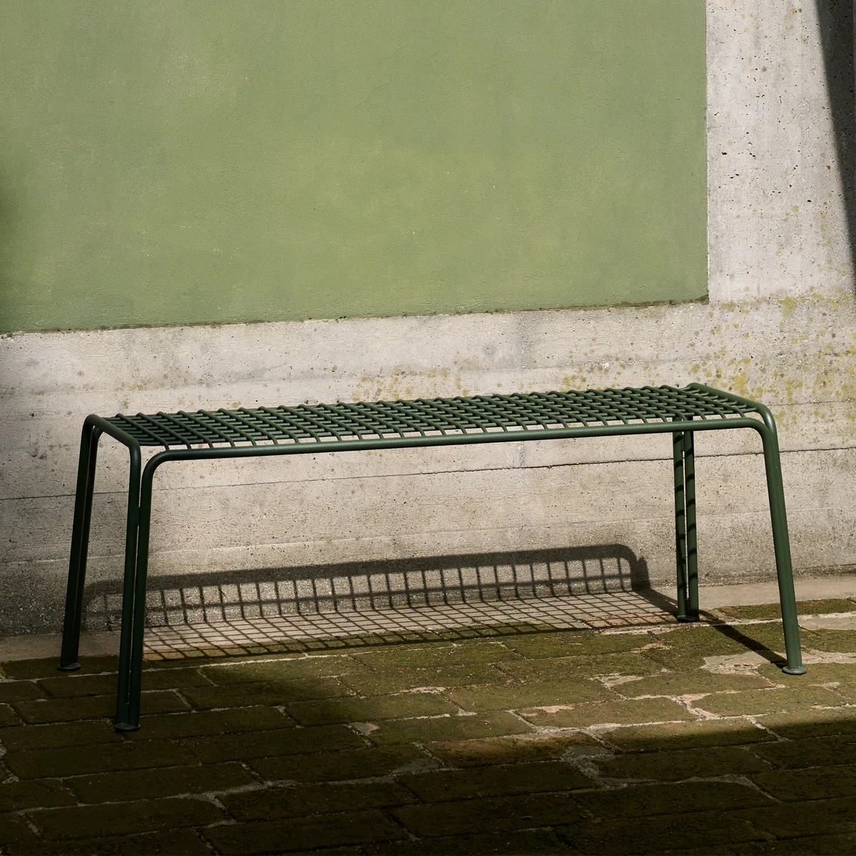 &Tradition - Thorvald SC112 Gartenbank, 125 x 46 cm, bronze green | Connox